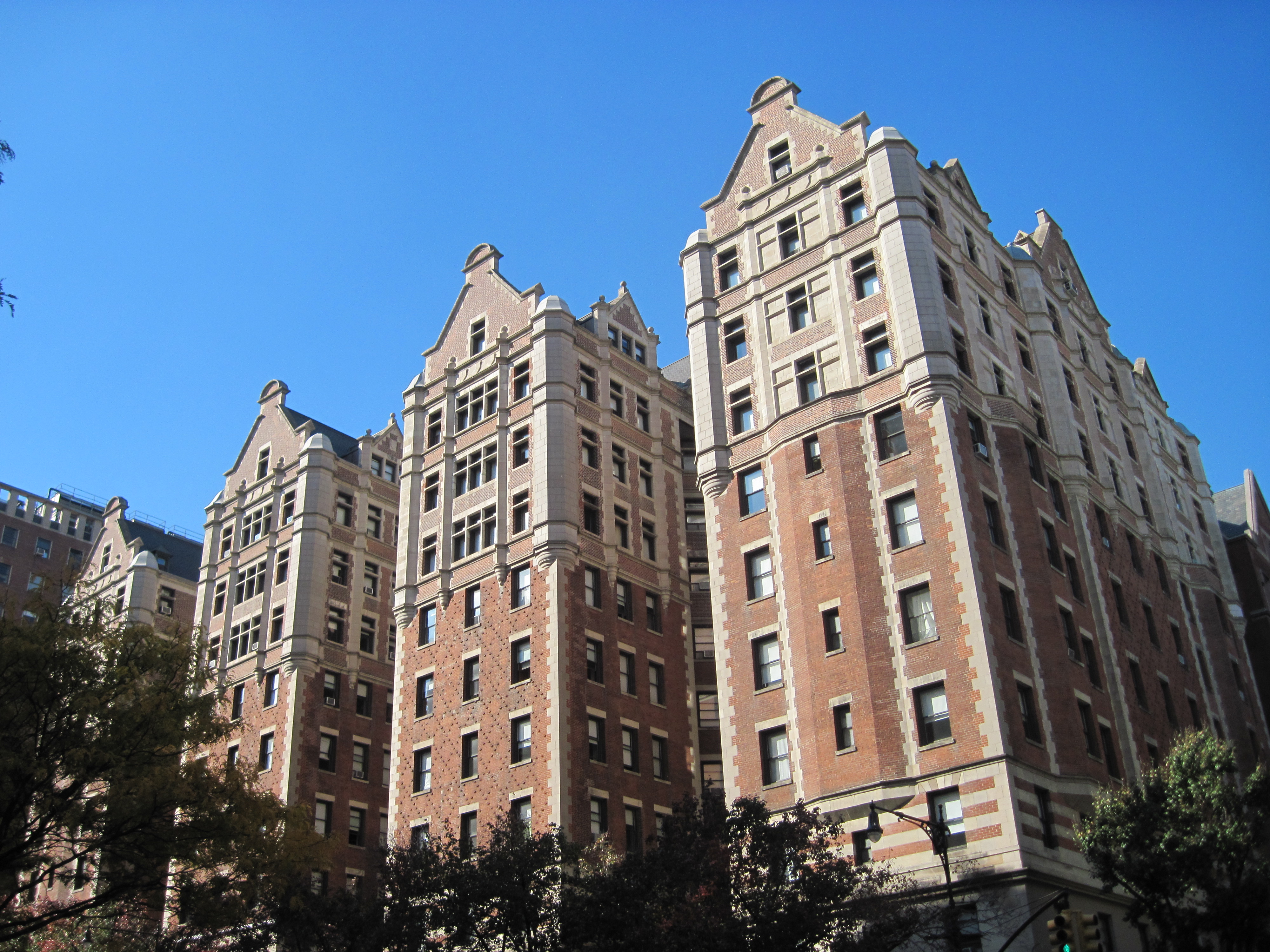 120th to 121st on Amsterdam Bruce Price Bldg | HDC